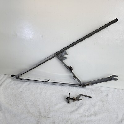 68 -70 Roadrunner GTX Super Bee B Body Right Vent Glass Window frame ...