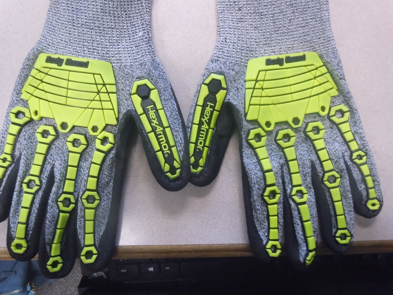 HexArmor Body Guard 1019 Series w/ SuperFabric® Cut Resistant Gloves ...