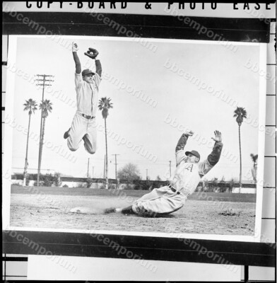 Felix Mackiewicz Larry Davis 2-26-42 Med. Frame Negative - Jim Rowe ...