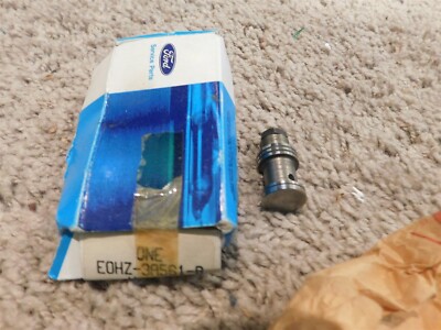 NOS 1980 + FORD MEDIUM HEAVY TRUCK POWER STEERING FLOW CONTROL VALVE ...
