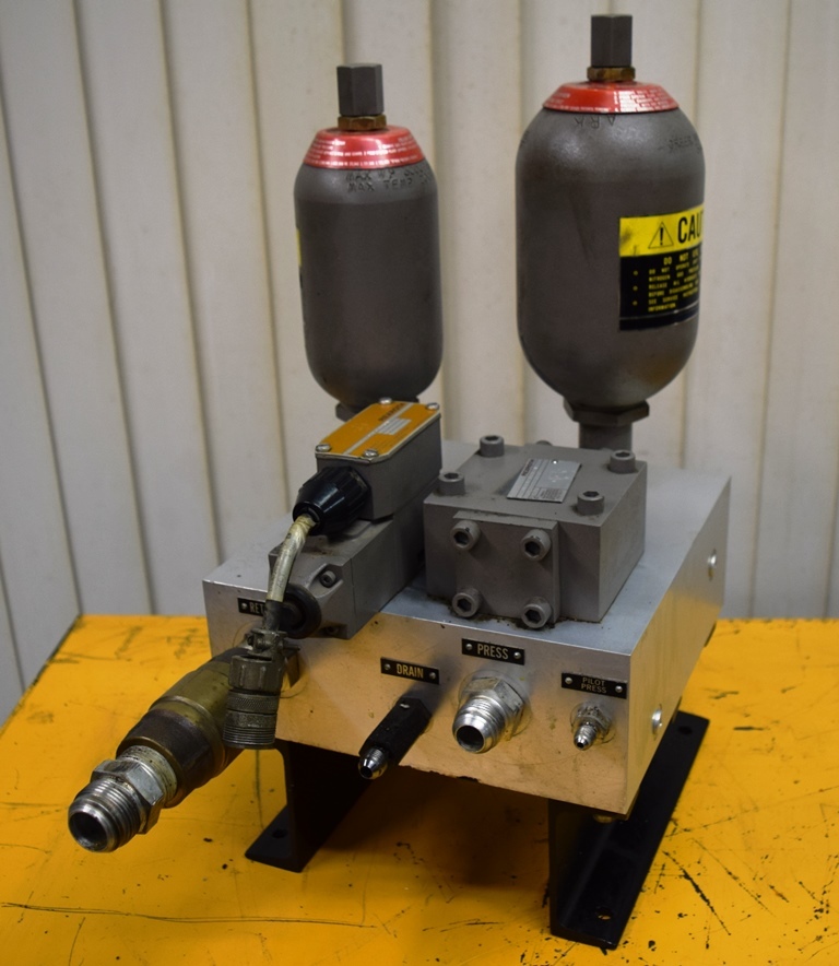 Instron A440-39 20 GPM 3340-111 Hydraulic Service Fluid Control ...