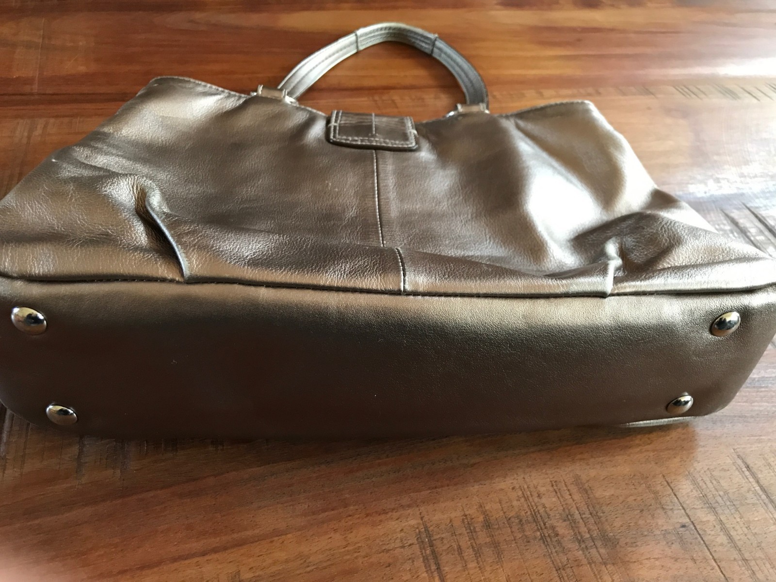 COACH HANDBAG - GOLD WITH INSIDE FUCHSIA - Gem