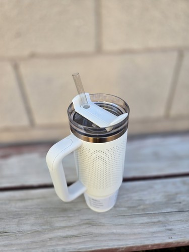 Stanley x Calia 30 Oz Flowstate Quencher H2.0 Tumbler Oat Milk for sale ...