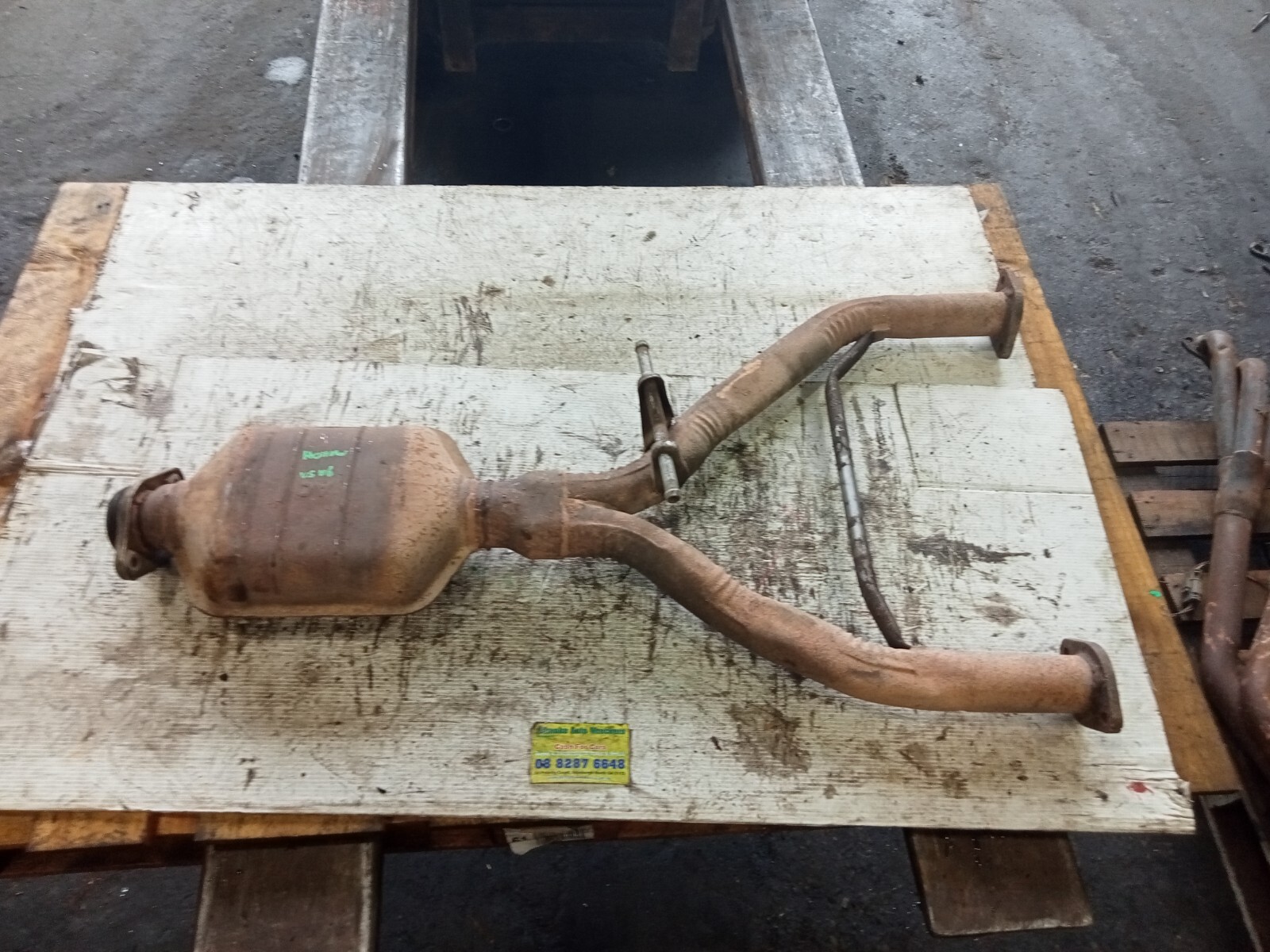 VS v6 commodore y pipe catalytic convertor | eBay