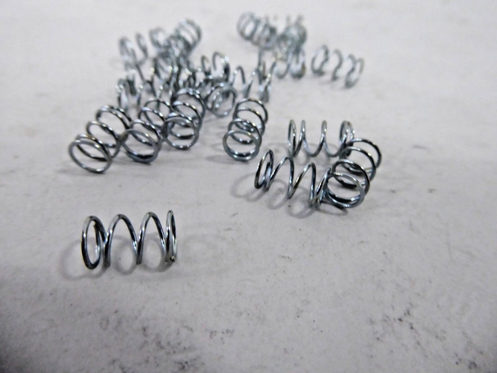 Lee Spring LC-024C-01-M Compression Spring 0.240 X 0.375 X 0.024 (Pack ...