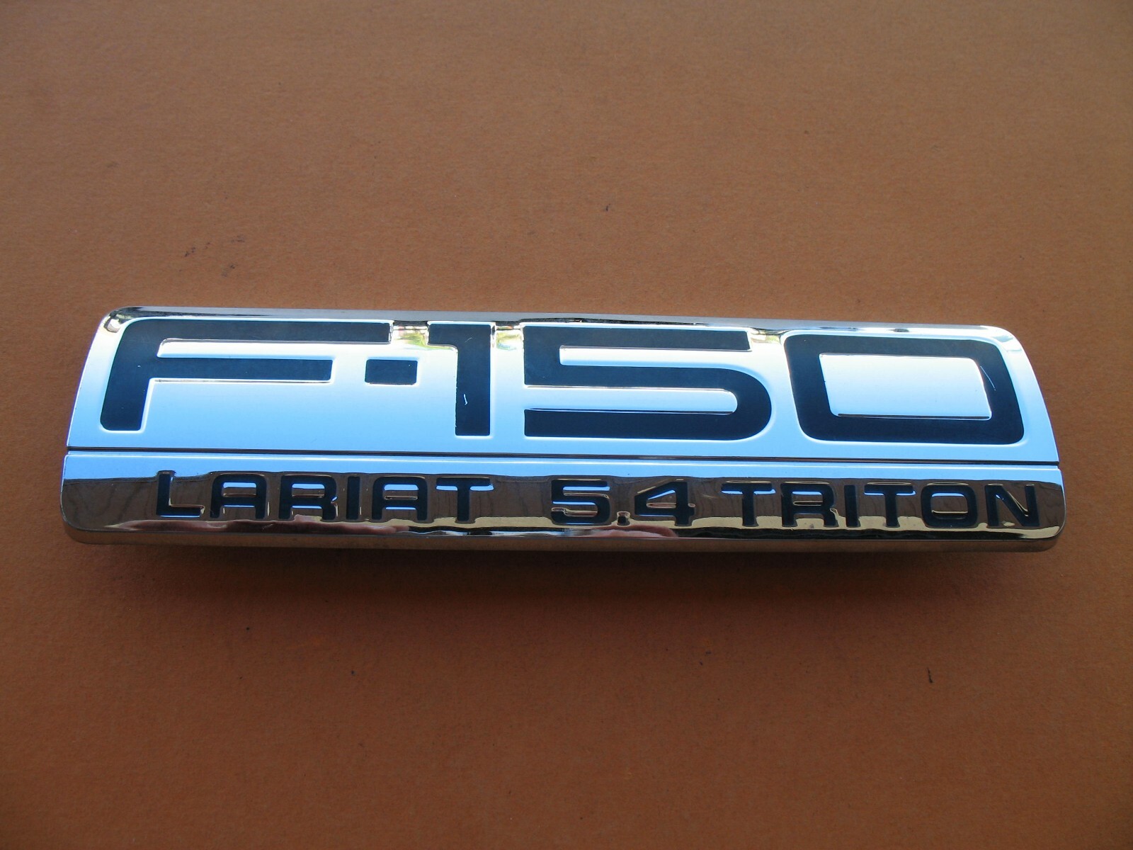 04 05 06 07 08 FORD F-150 LARIAT 5.4 TRITON SIDE EMBLEM LOGO BADGE ...