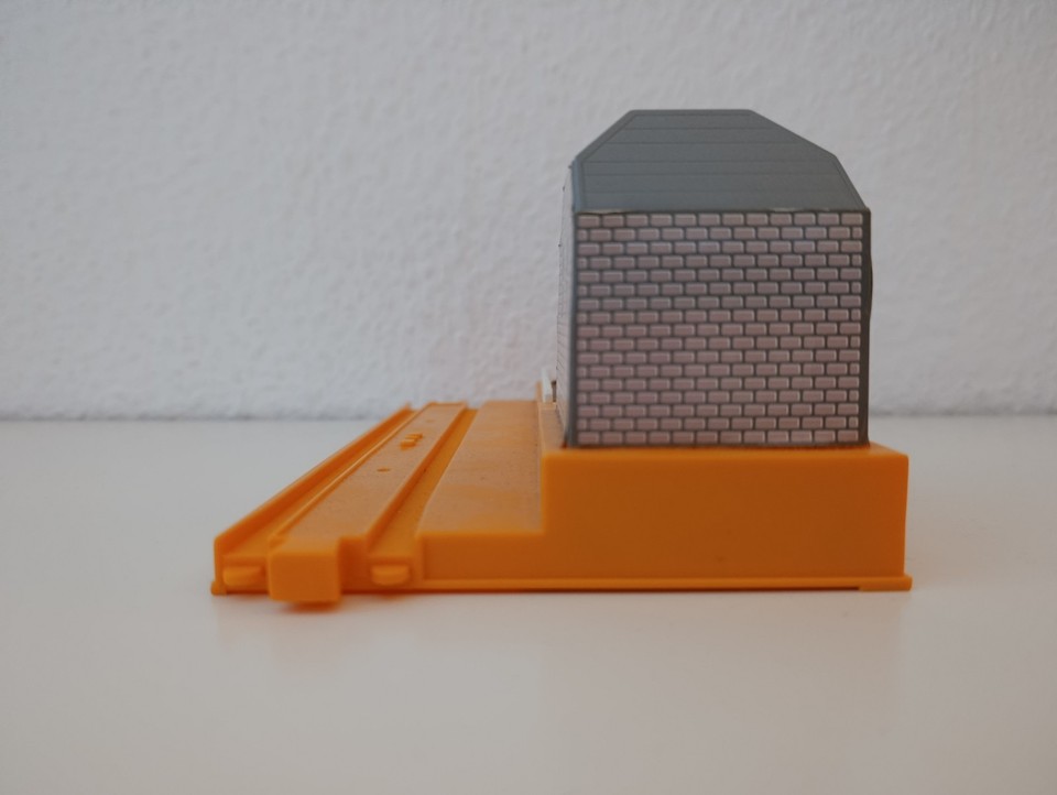 Thomas and Friends TOMY Plarail Talking Trevor and Garage Destination ...