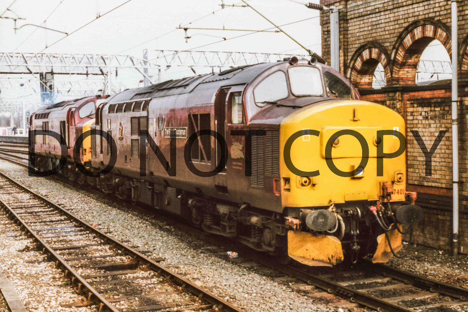 UK DIESEL TRAIN RAILWAY PHOTOGRAPH OF CLASS 37 37401 LOCO. RM37-1128 | eBay