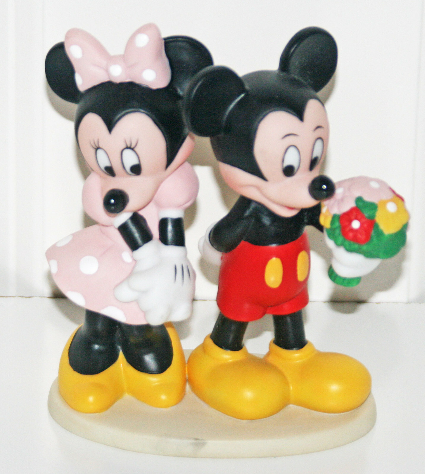 MICKEY MOUSE MINNIE FIGURE BRINGS FLOWER SHY COY PINK DRESS BOW BASE 4 ...