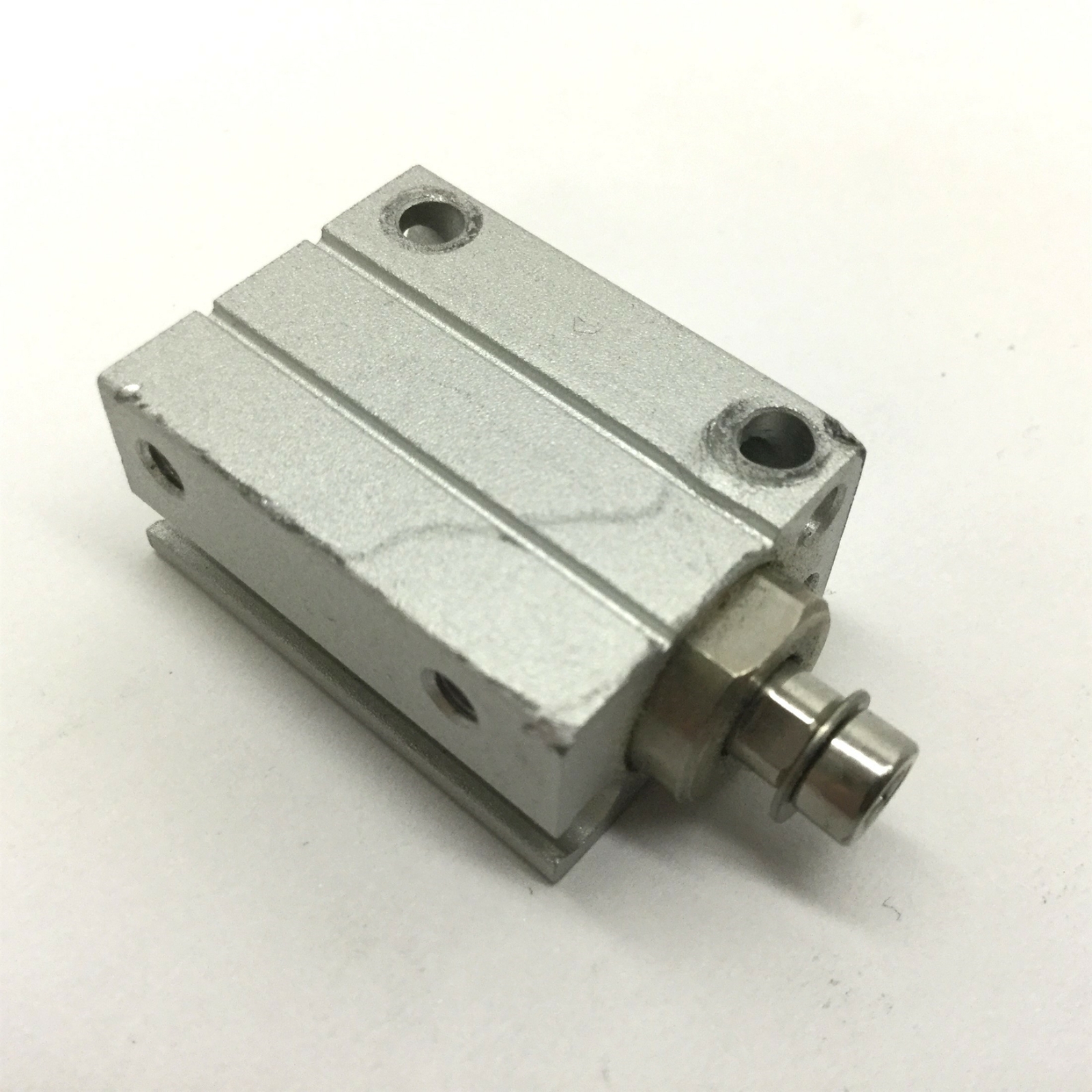 Lot of 2 SMC CUJB8-15D Mini Free Mount Cylinder, Stroke: 15mm, Bore ...