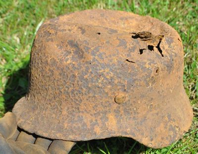 #60 WWII Germany German Original War Damaged Relic Combat Helmet ...