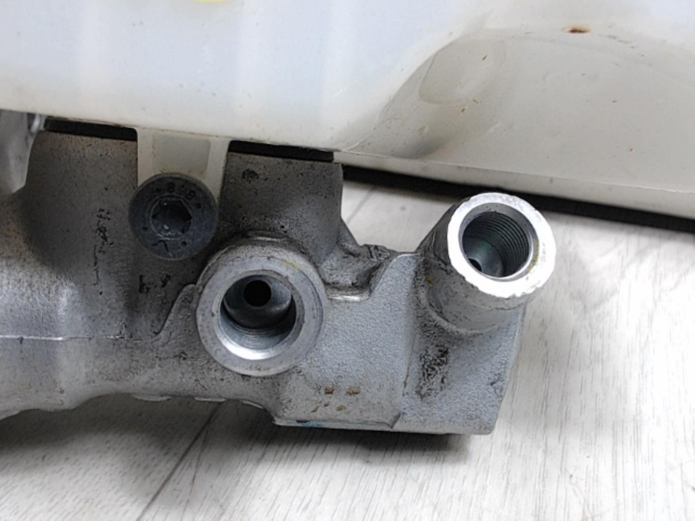 Maitre cylindre (freinage) RENAULT CLIO 4 460111938R | eBay