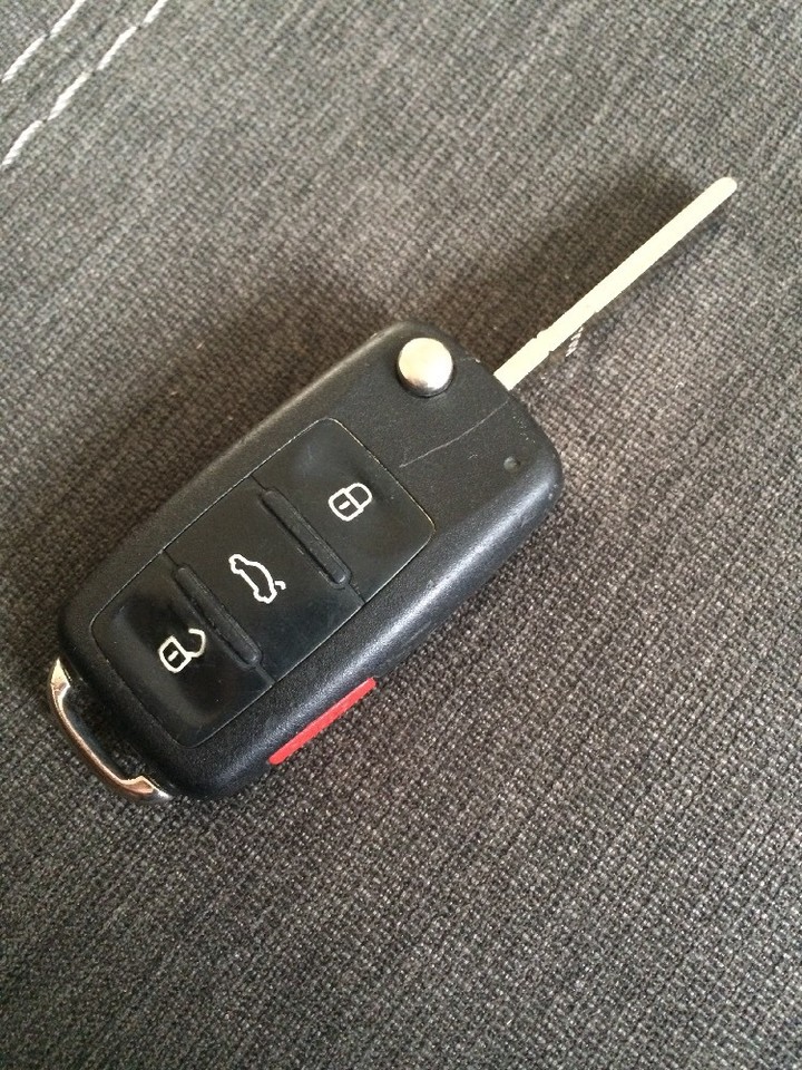 VOLKSWAGEN VW UNCUT KEY FOB OEM REMOTE KEYLESS ENTRY TRANSMITTER 5K0 ...
