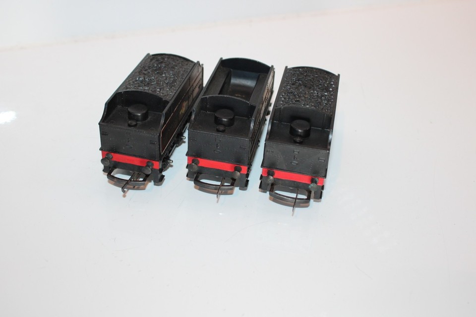 3 x Triang OO Gauge BR Class 3F Black Spare Tenders Ex R251 - Please ...