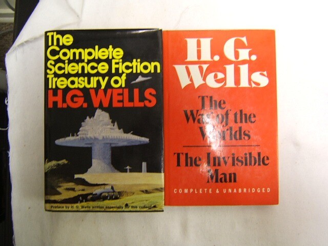 Lot of 2 H. G. Wells Books: Complete Science Fiction Treasury and 2-in ...