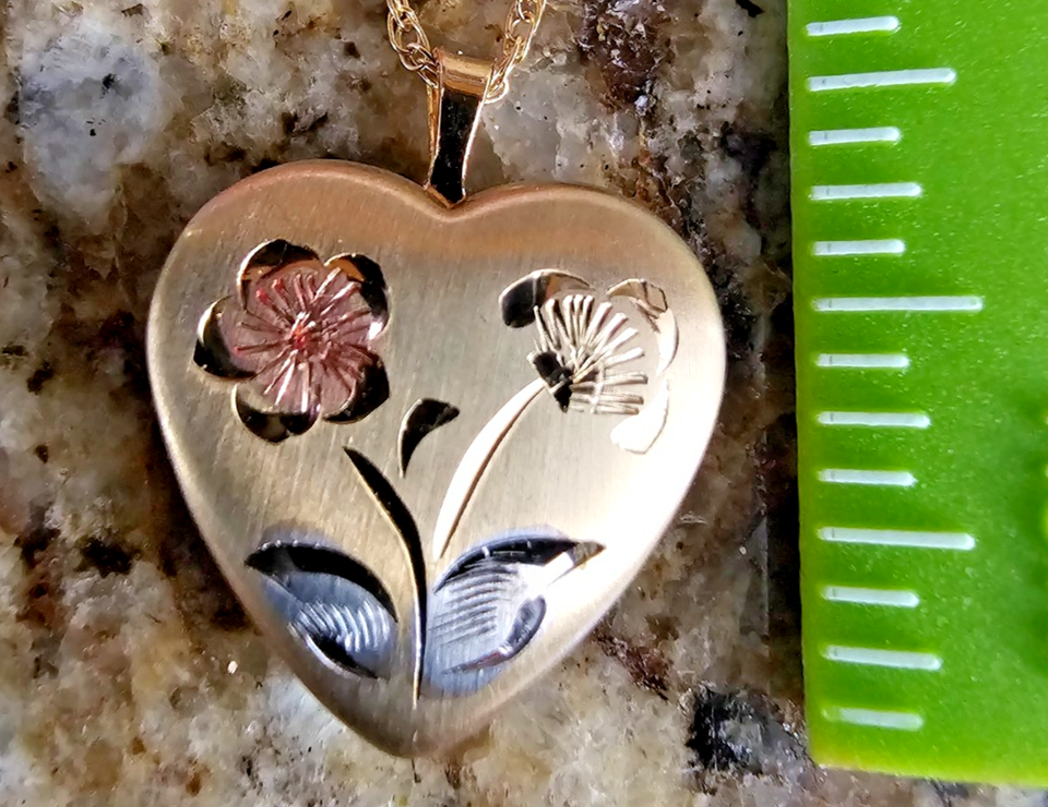 Krementz Princess Pride 14kt gold heart locket USA nice flowered | eBay