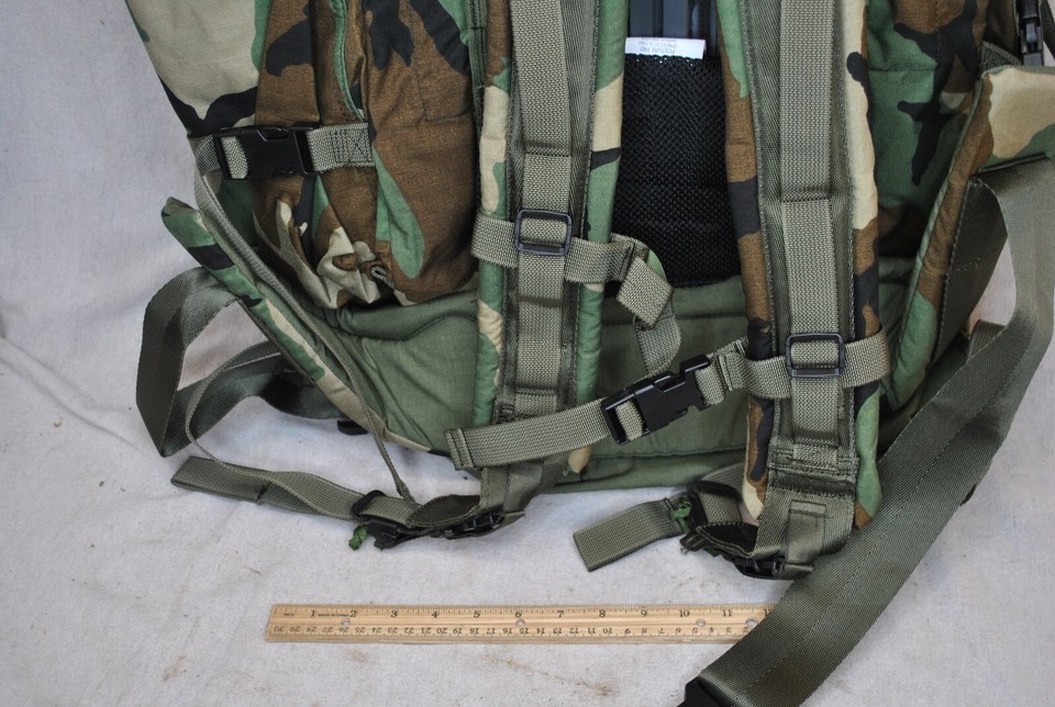 US Military Woodland Camo Field Pack- Large Internal Frame SPM1C1-07-D ...