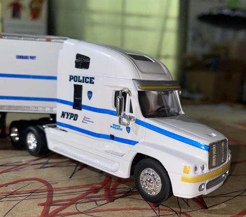 Kitbash 1/64 Freightliner Mobile Command Post NYPD NEW YORK POLICE ...