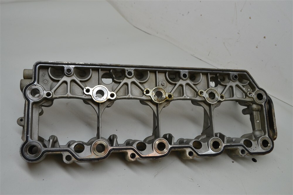 2005 Ford 6.0L Powerstroke Diesel Rocker Arm Box 1843351C2 05 F250 F350 ...