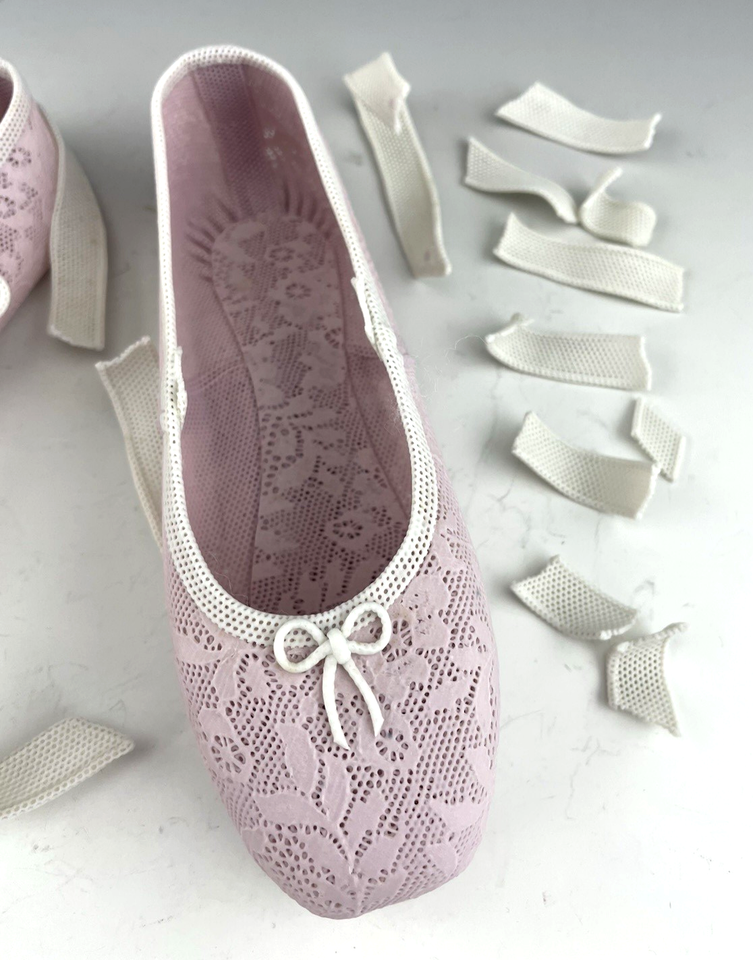 Lladro Caprichos Figurine #1540 PINK BALLET SLIPPERS BALLERINA SHOES ...