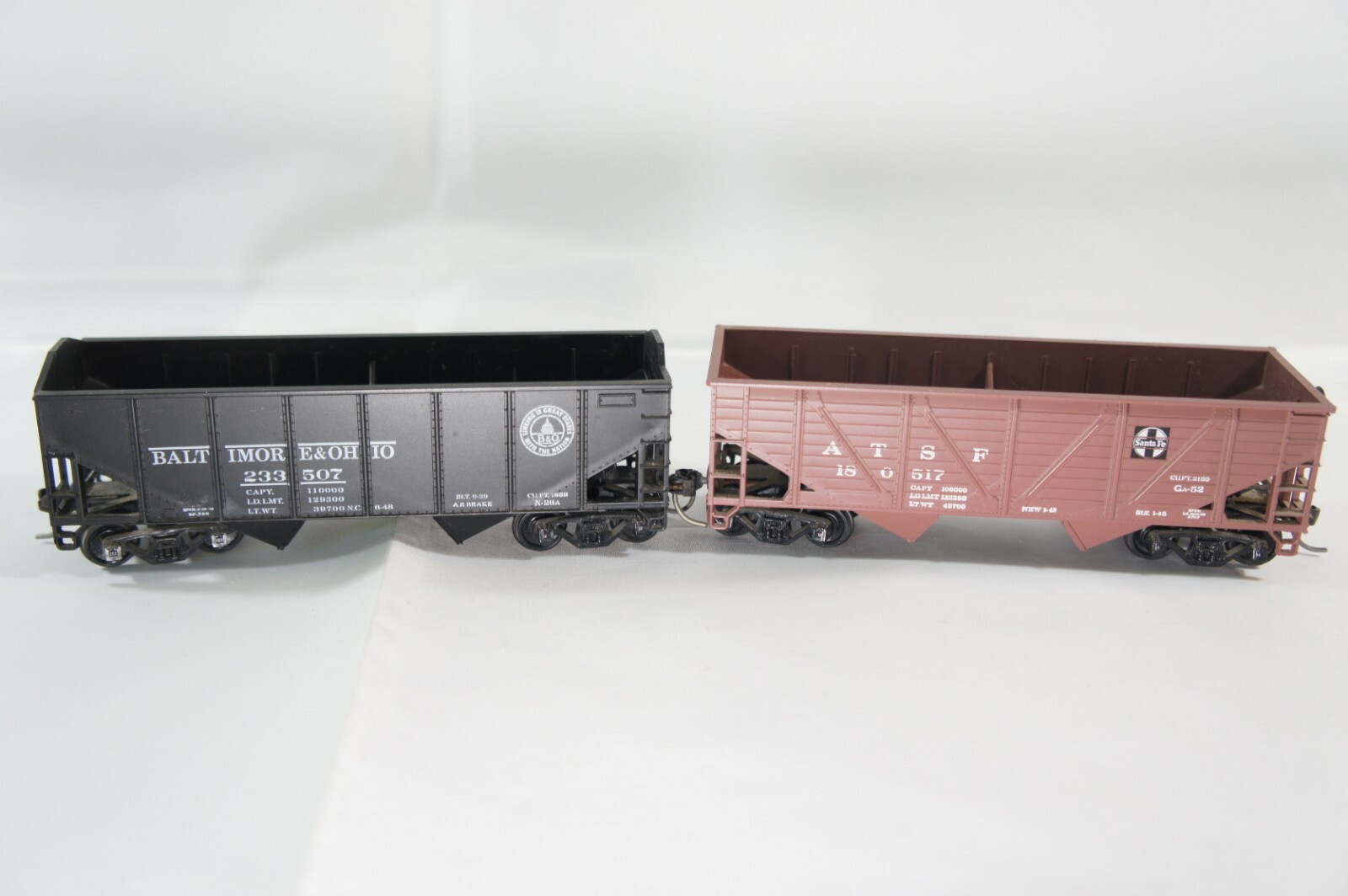 2 Pack Athearn HO Scale Baltimore & Ohio 233507 + ATSF 180517 34' Bay ...