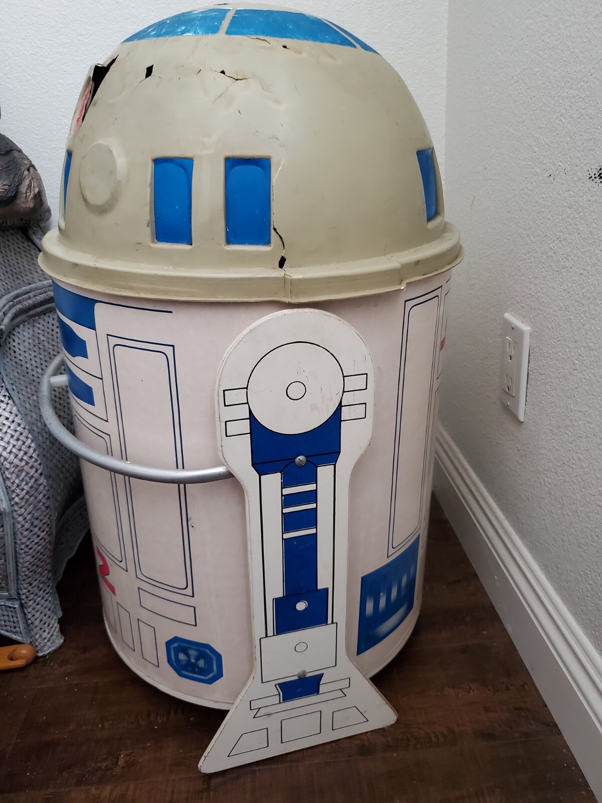 Vintage STAR WARS R2-D2 Toy Toter Toy Box 29in Tall Rolling Wheels 1983 ...