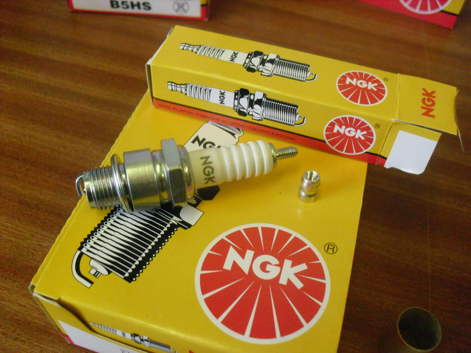 NGK B5HS - Alternative spark plugs