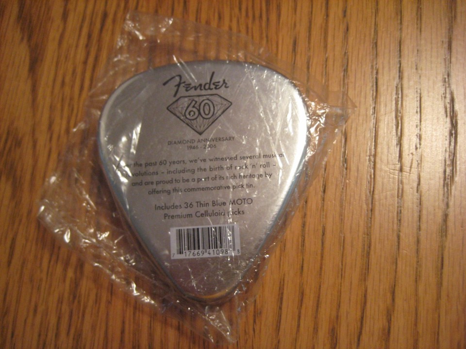 Fender Blue 60th Diamond Anniversary 1946-2006 Guitar Pick Tin BN 36 ...