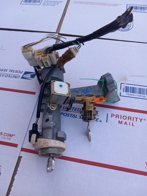 2002 Toyota 4Runner complete Ignition Switch w/2 keys and pasangerdoor ...