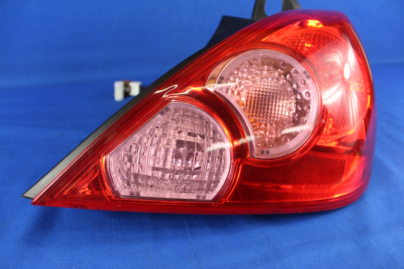 2008 Nissan Versa Hatchback Right Side Tail Light | eBay