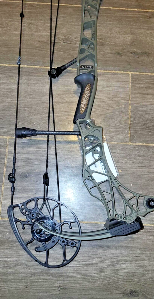 MATHEWS LIFT 29.5 BOW left hand 70 lbs. 24.5"-30" | eBay