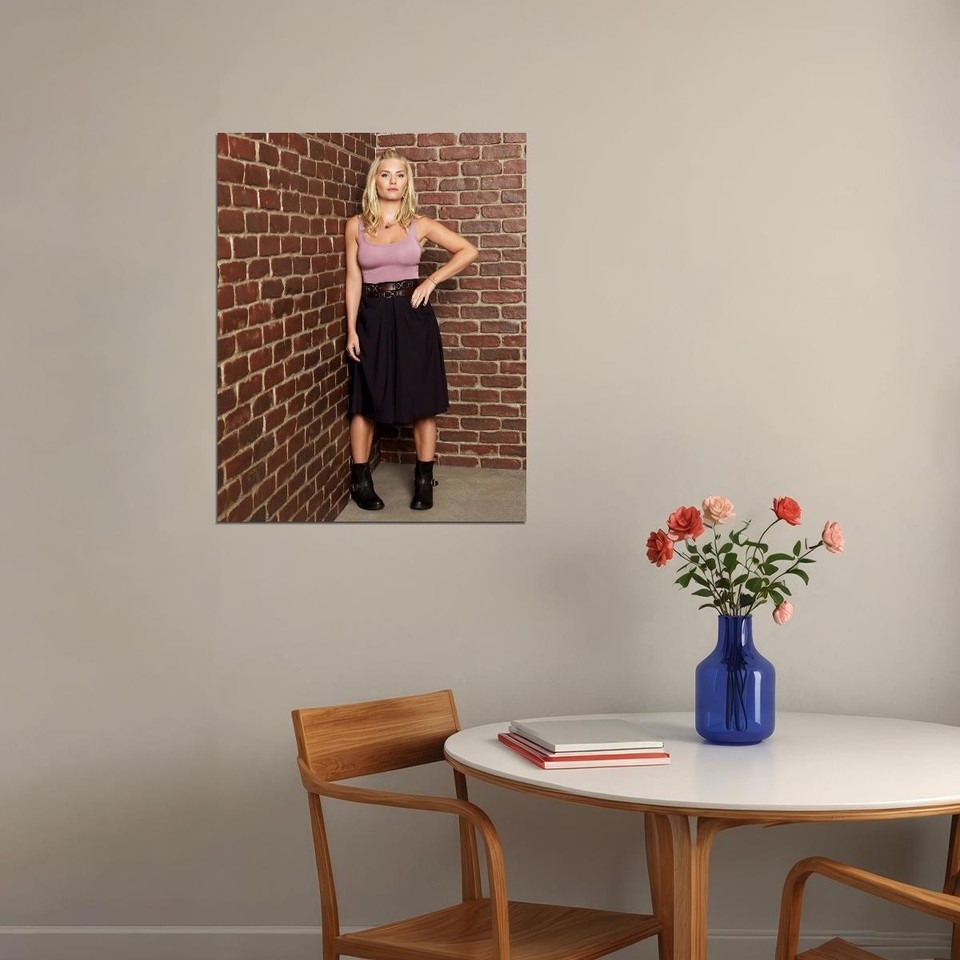 623860 Elisha Cuthbert Stunning Happy Endings HD Photo Hot Wall Print ...