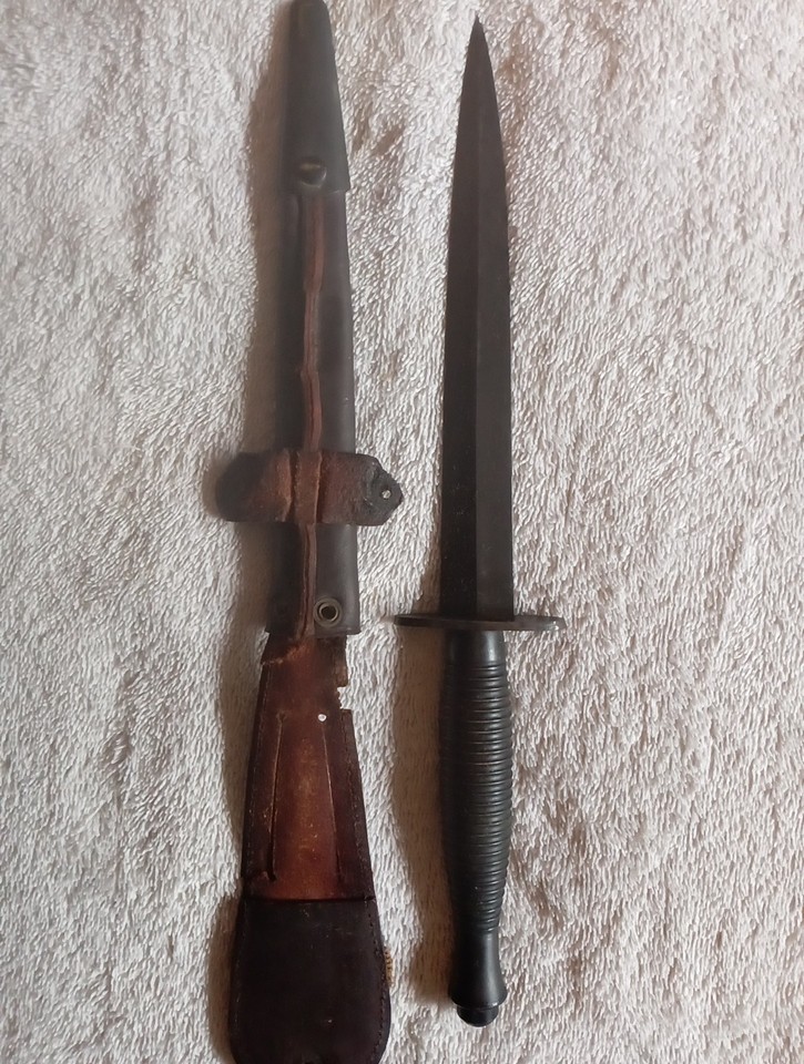WW2 Fairbairn Sykes Stiletto Dagger Fighting Knife England and Leg ...