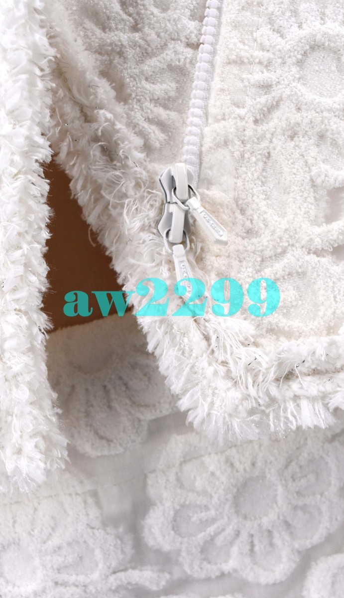 CHANEL 09C 2009 NEW CAMELLIA CC LOGO 2PC JACKET & SKIRT SUIT CHANEL 09C 2009 NEW CAMELLIA CC LOGO 2PC JACKET & SKIRT SUIT