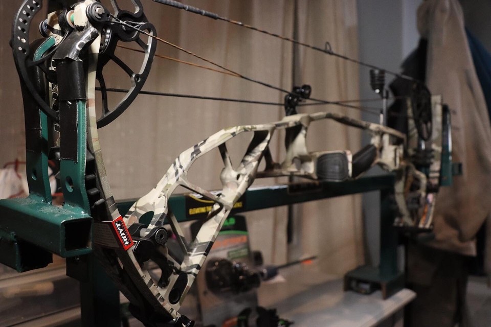 Hoyt HyperForce compound bow. | eBay