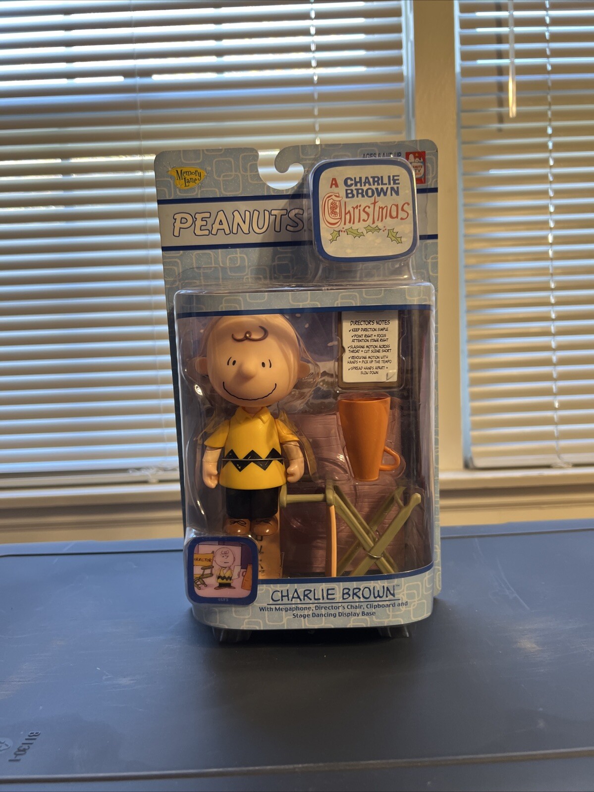Peanuts Charlie Brown A Charlie Brown Christmas Memory Lane Figure | eBay