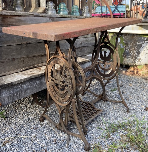 Vtg C. W. Williams EAGLE Treadle Sewing Machine Cast Iron Base Metal ...