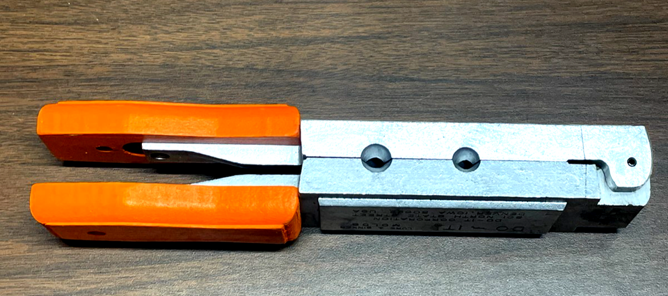 Do-It In-Line Fishing Pyramid Sinkers Mold 1- 1.5-2-2.5-3oz PM-5-AB ...