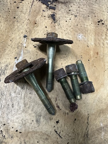 1998-2005 Lexus GS300 GS400 GS430 OEM Differential Mounting Bolts ...