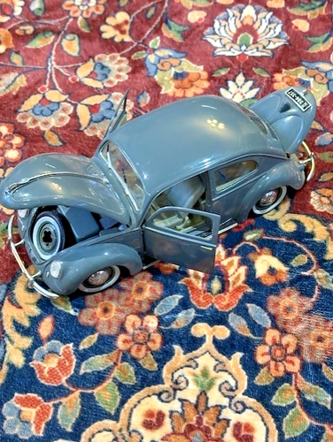 Maisto VW Beetle Bug 1:18 Scale Diecast Model Car Gun Metal Gray | eBay