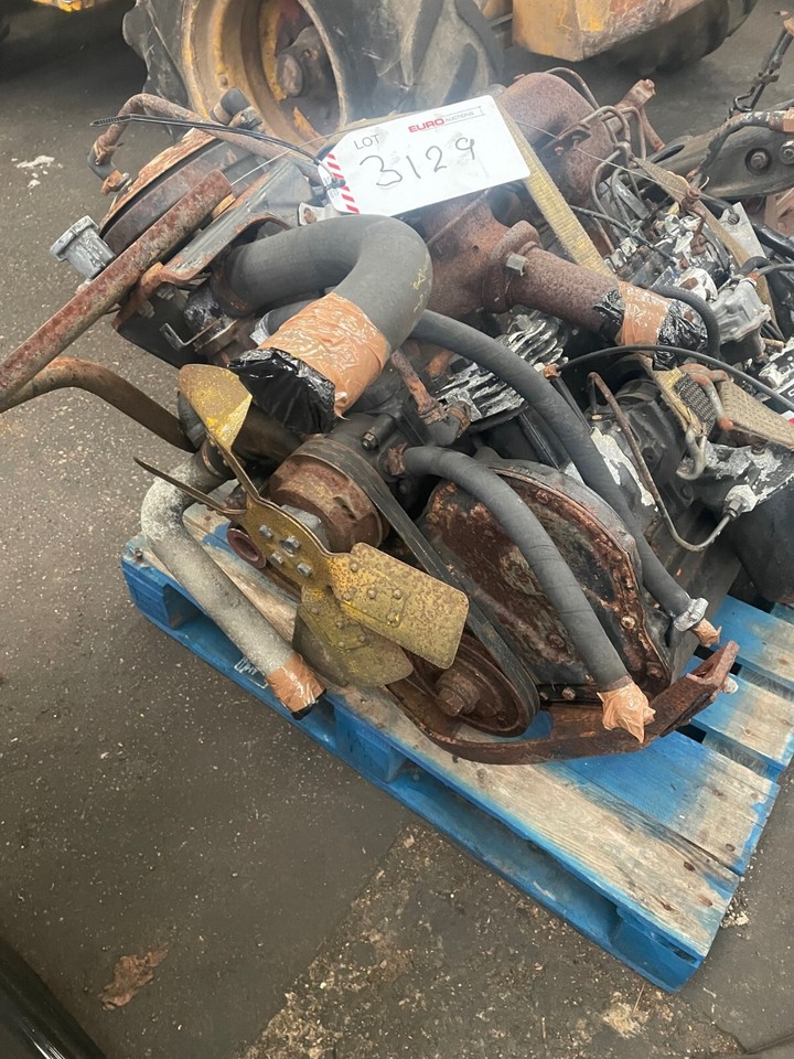bedford 220 4 Cylinder Diesel Engine With Gearbox SPARES OR REPAIRS ...