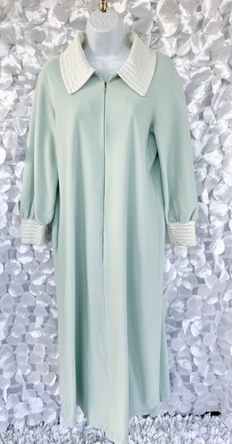 Vanity Fair VTG 80’s Mint Green Long Velour Satin Front Zip Dressing ...
