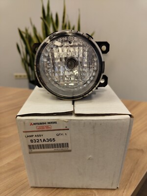GENUINE MITSUBISHI FRONT DAY TIME RUNNING LAMP 8321A365 | eBay