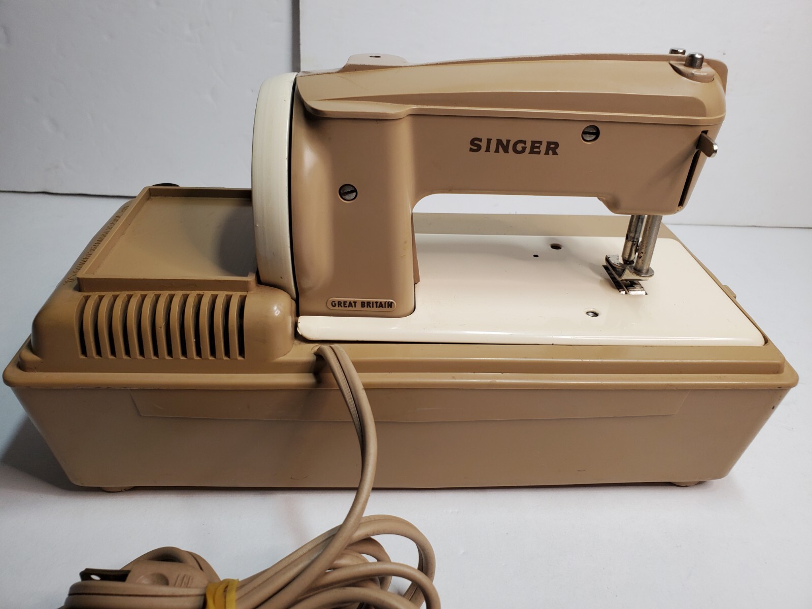 Vintage 1961 Singer SewHandy 50D Sewing Machine - Works - Please READ ...