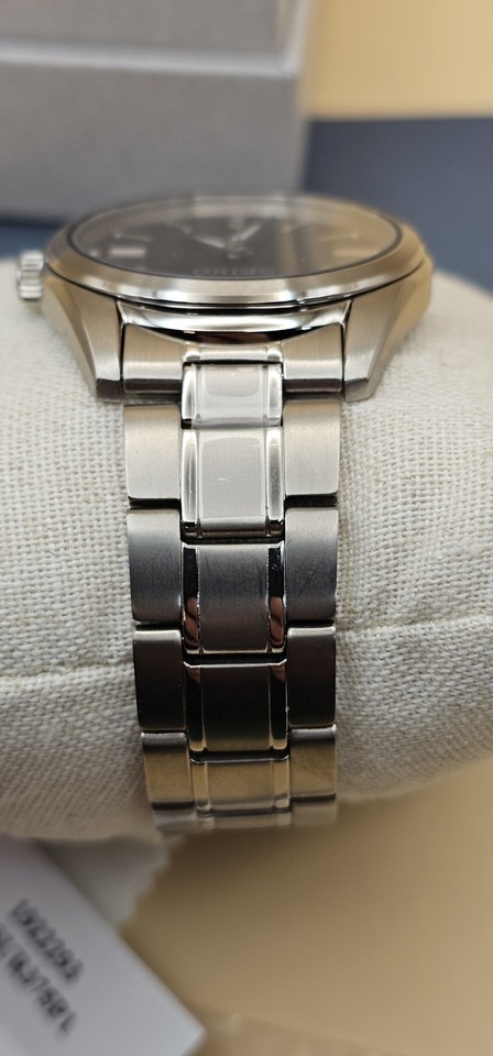 Seiko SUR375 Titanium Essentials Quartz Black Dial Men's Watch SUR375P1 ...