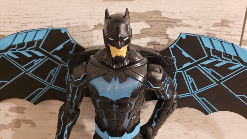 DC Comics Batman Bat-Tech 12" Deluxe Action Figure Expanding Wings ...