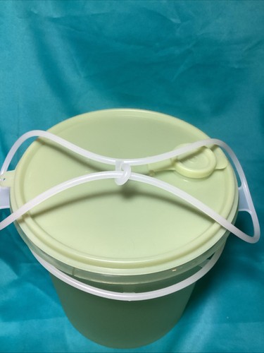 Tupperware Round Beverage Container 23 Cups #254-9 With Lid and Handle ...