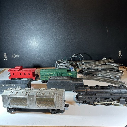 Vintage lionel train set 1960's, Engine, Caboose, 4 Cars, 16 Track PCs ...