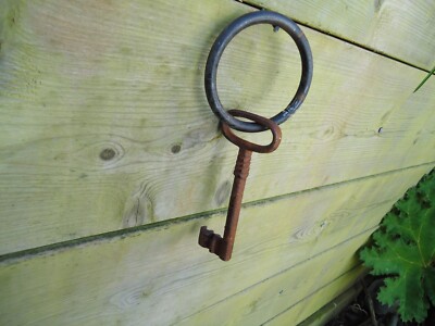 Heavy Large Iron Jail Key On Ring Vintage / Metal -Lock,Key-Theatre ...