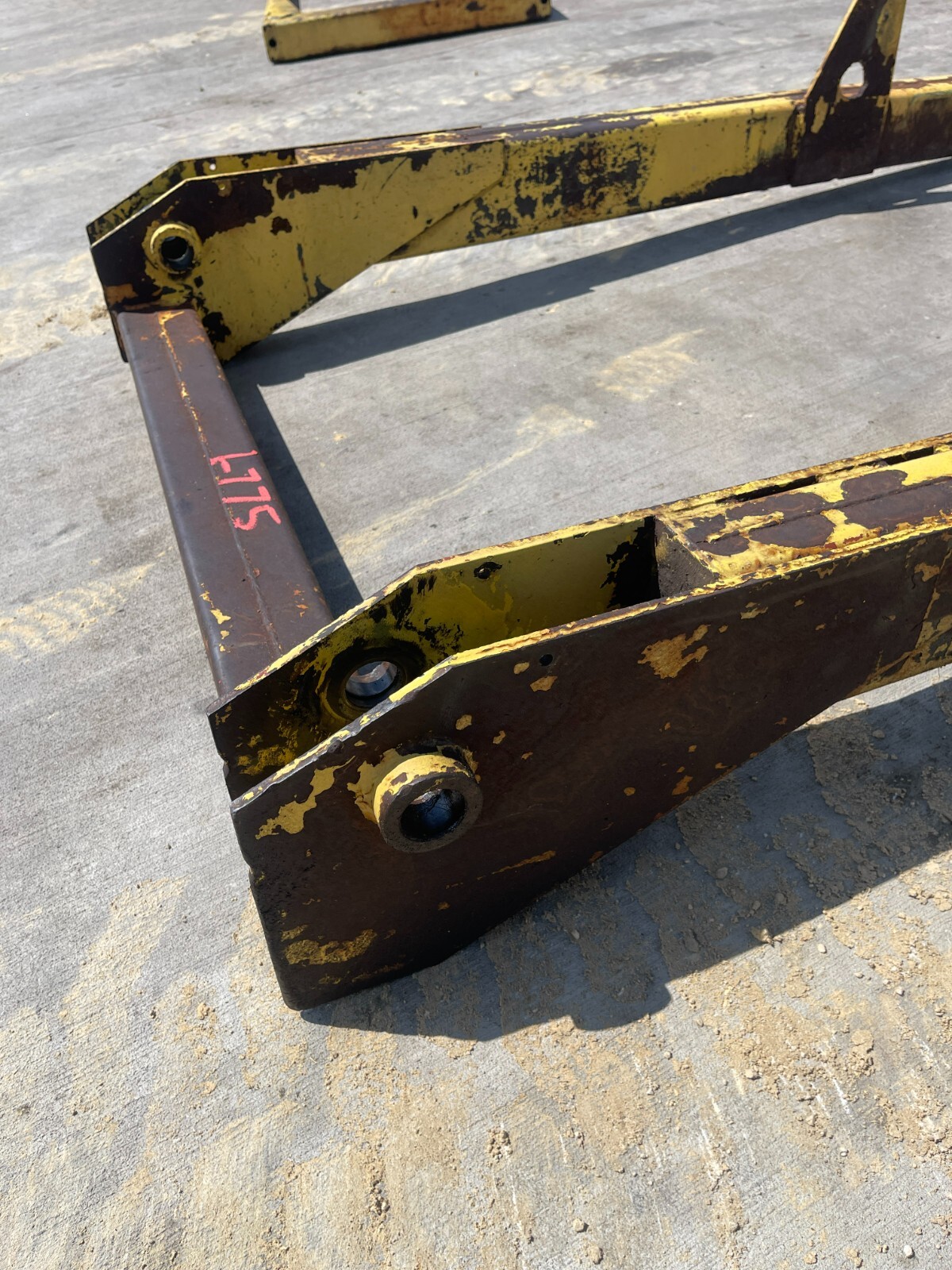 New Holland L775 Skid Steer Loader Main Frame to Loader Frame Boom ...